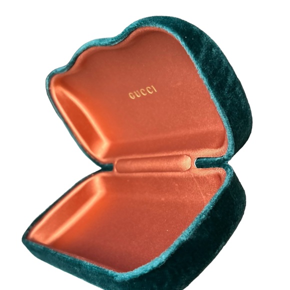 Gucci | Accessories | Gucci Authentic Hard Shell Velvet Eyewearsunglass ...